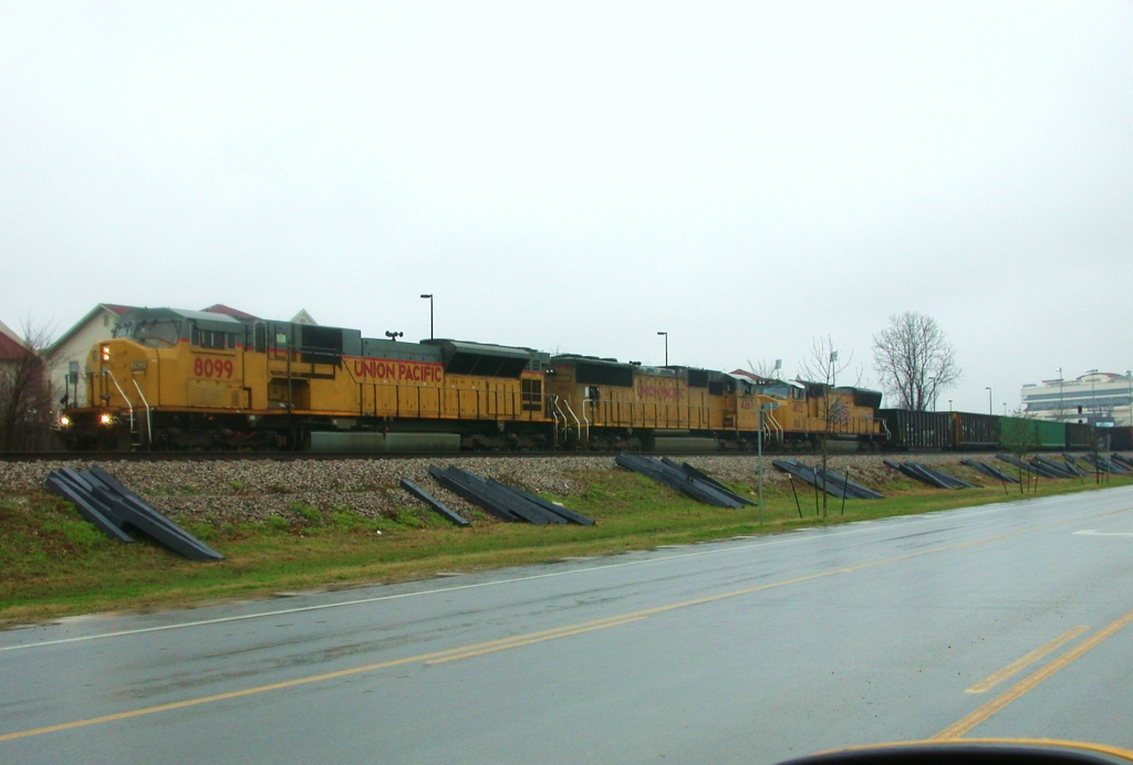 UP 8099 11Feb2010 MOW NB into CENTEX